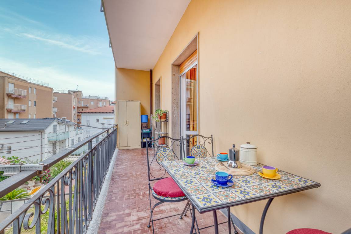 80 M² Apartamento ∙ 1 Habitación ∙ 4 Huéspedes - Alassio