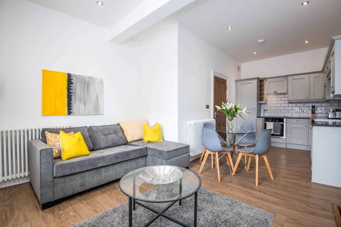 Apartment ∙ 1 Bedroom ∙ 4 Guests - Durham