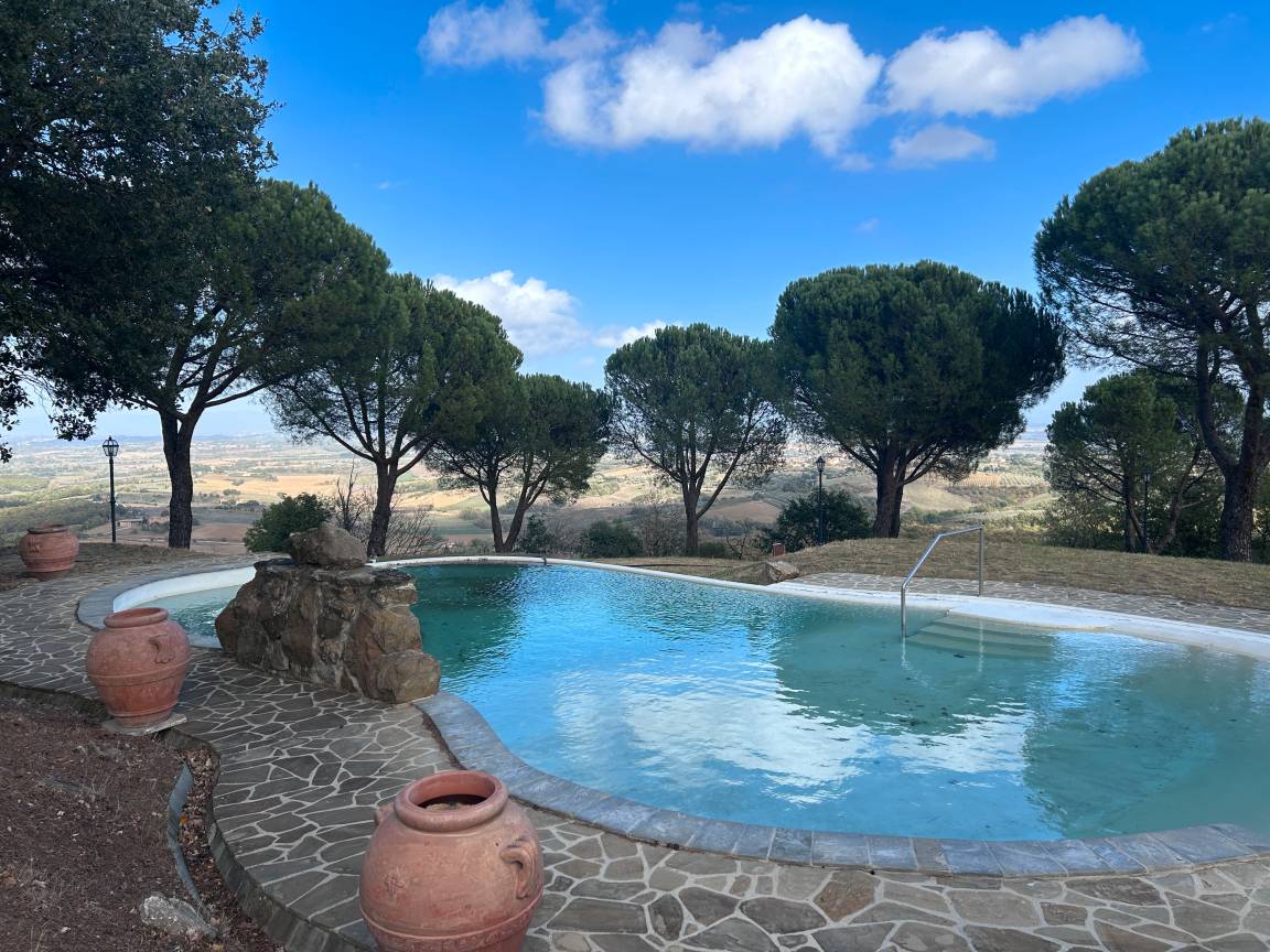 200 M² Villa ∙ 4 Bedrooms ∙ 8 Guests - Montepulciano
