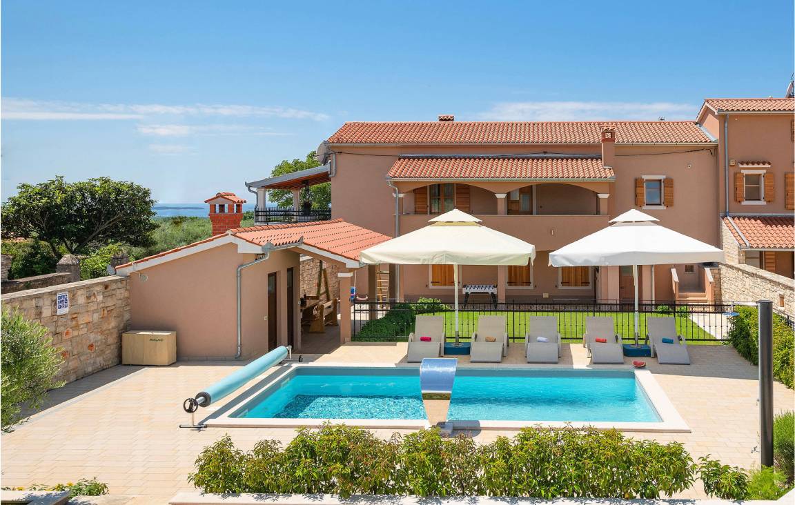 85 M² Apartment ∙ 2 Bedrooms ∙ 5 Guests - Peroj