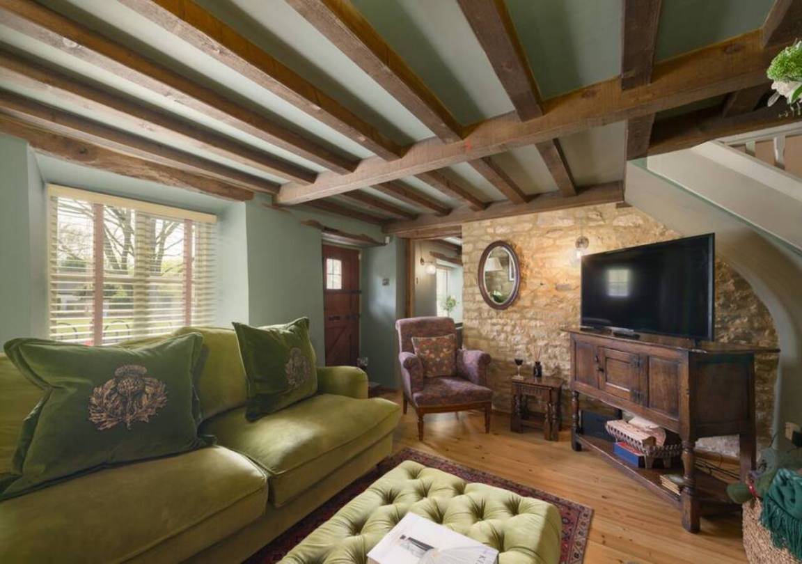 111 M² House ∙ 2 Bedrooms ∙ 4 Guests - Witney