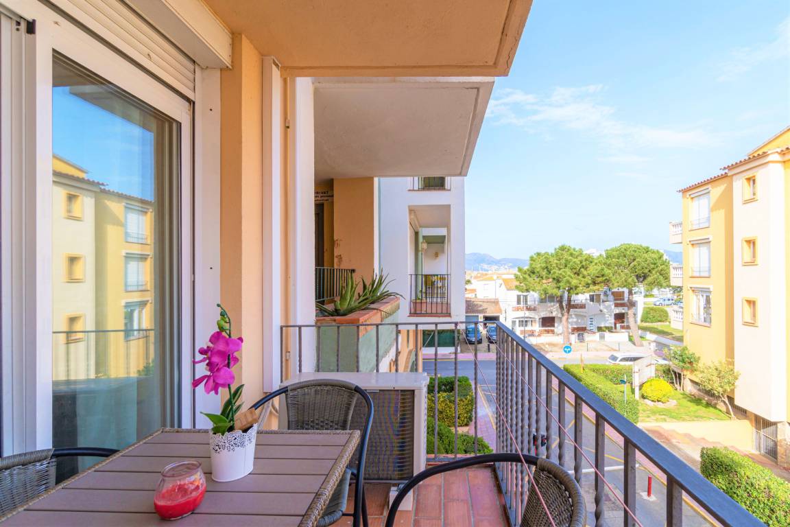 50 M² Ferienwohnung ∙ 2 Schlafzimmer ∙ 6 Gäste - Empuriabrava