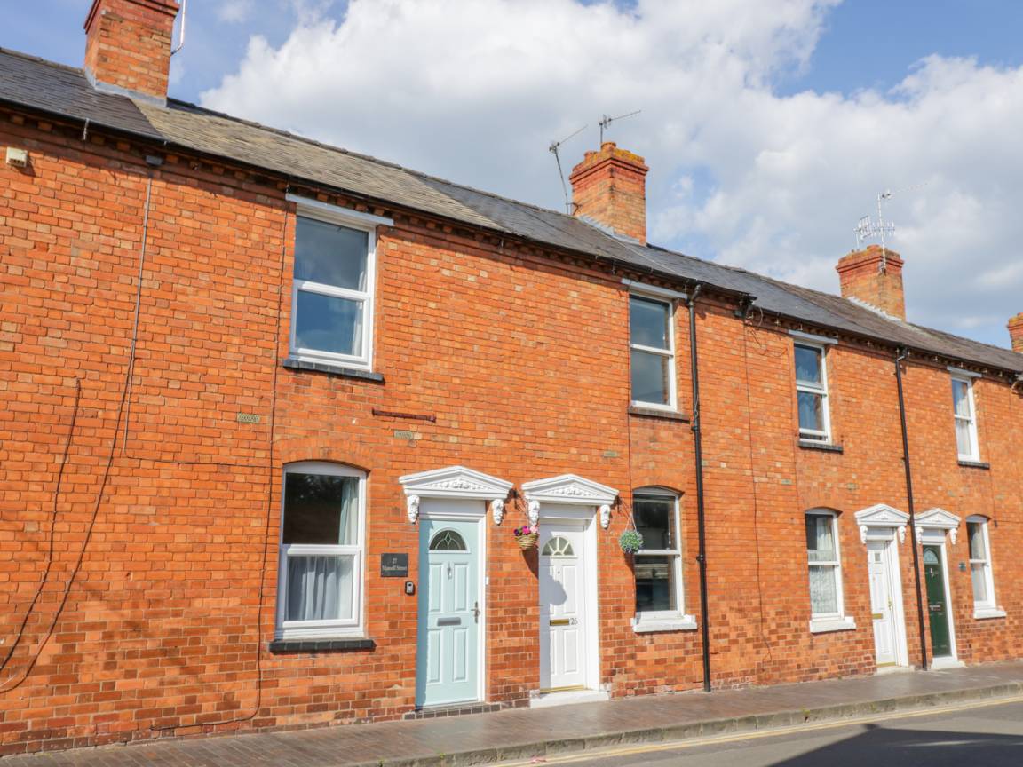 Cottage ∙ 2 Bedrooms ∙ 4 Guests - Stratford-upon-Avon