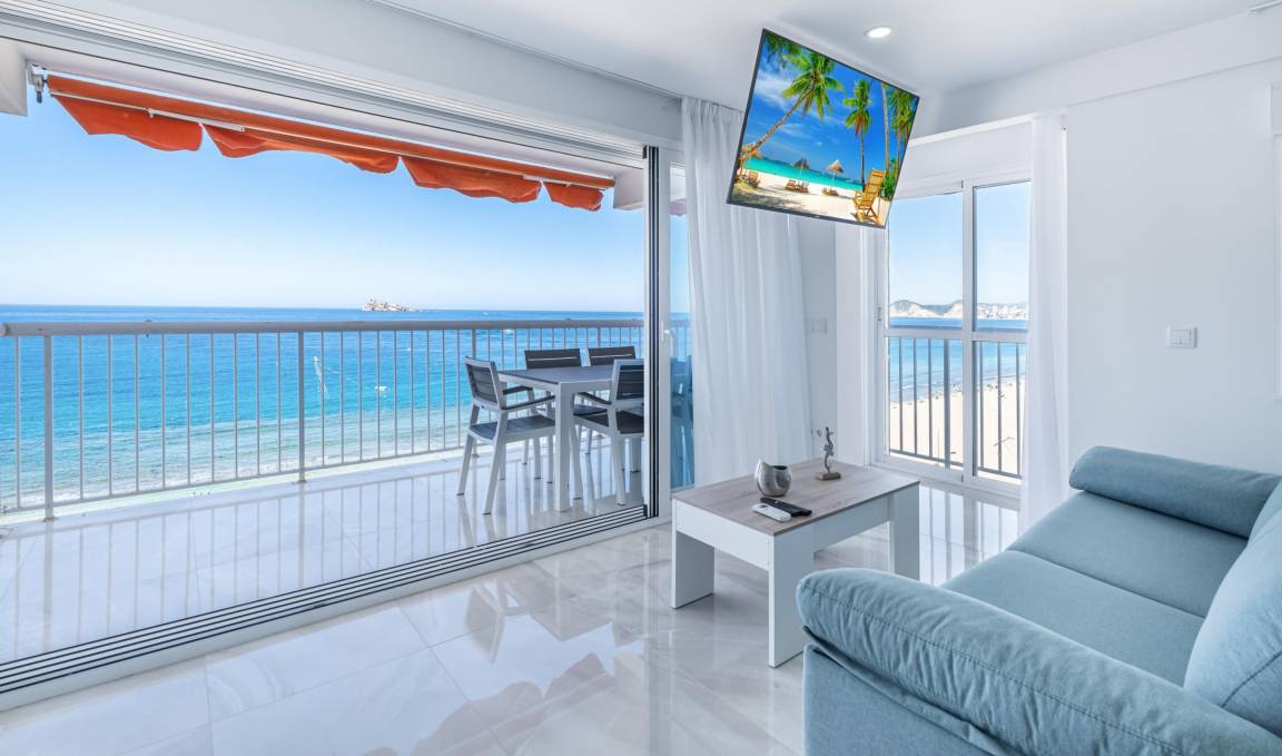 70 M² Apartamento ∙ 2 Habitaciones ∙ 5 Huéspedes - Benidorm