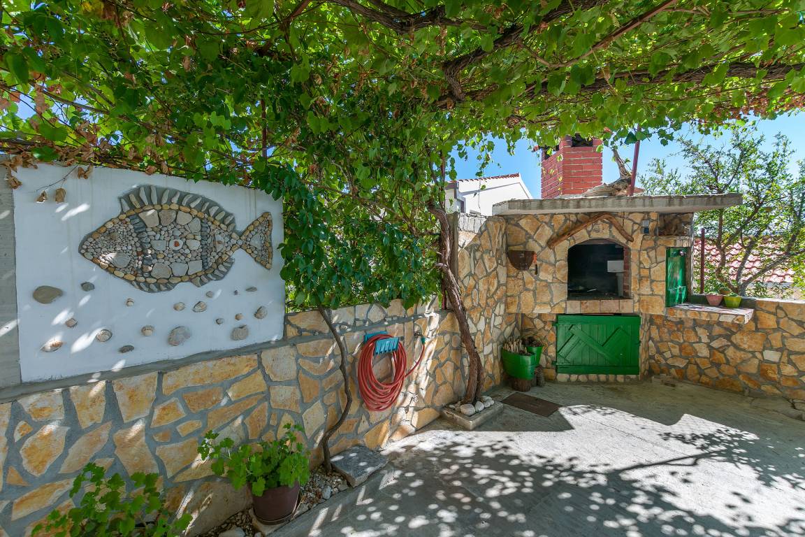 72 M² Apartment ∙ 2 Bedrooms ∙ 5 Guests - Brač