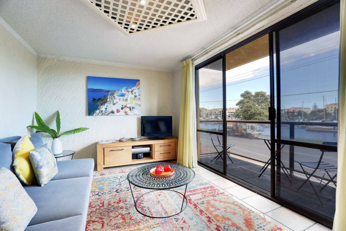 Apartment ∙ 2 Bedrooms ∙ 4 Guests - Glenelg