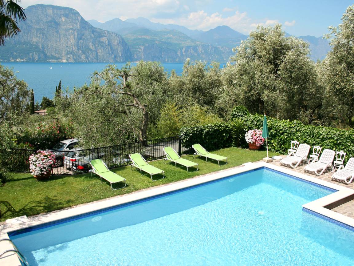 70 M² Apartment ∙ 2 Bedrooms ∙ 4 Guests - Malcesine