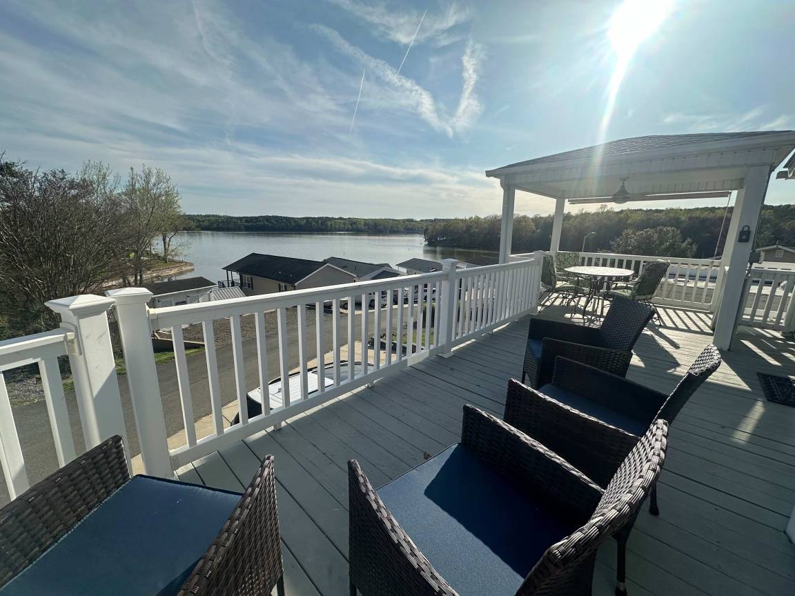 116 M² House ∙ 3 Bedrooms ∙ 6 Guests - Tuckertown Reservoir, NC