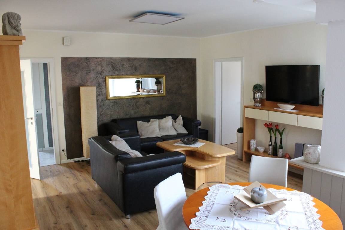 80 M² Ferienwohnung ∙ 3 Schlafzimmer ∙ 4 Gäste - Salzbergen