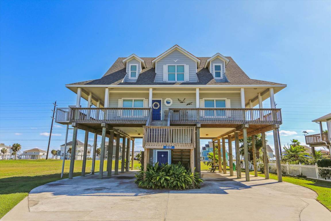 169 M² House ∙ 3 Bedrooms ∙ 8 Guests - Galveston, TX