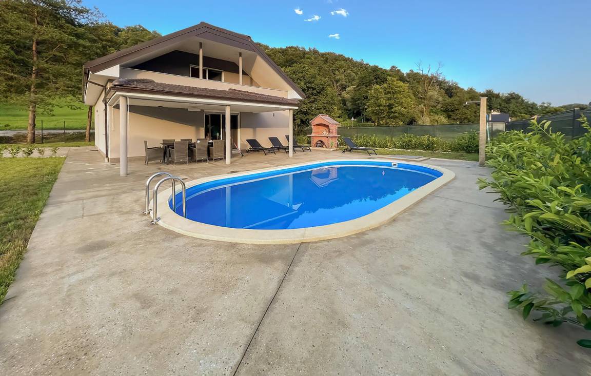 180 M² House ∙ 4 Bedrooms ∙ 8 Guests - Krapinske Toplice