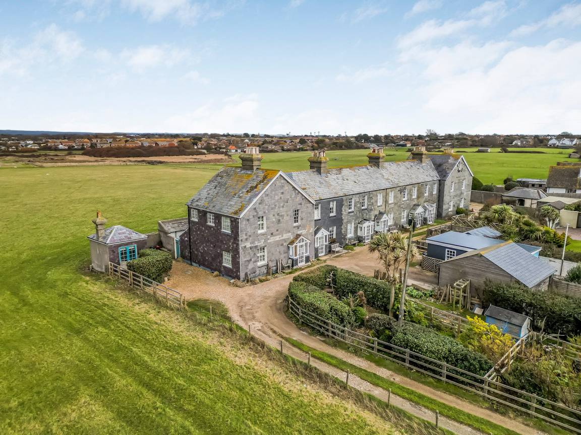 111 M² House ∙ 2 Bedrooms ∙ 4 Guests - Selsey
