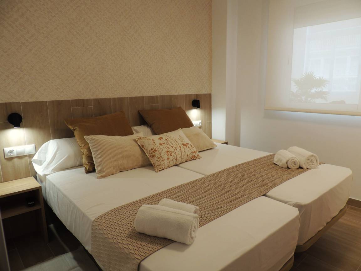80 M² Apartamento ∙ 3 Habitaciones ∙ 6 Huéspedes - Castellón de la Plana