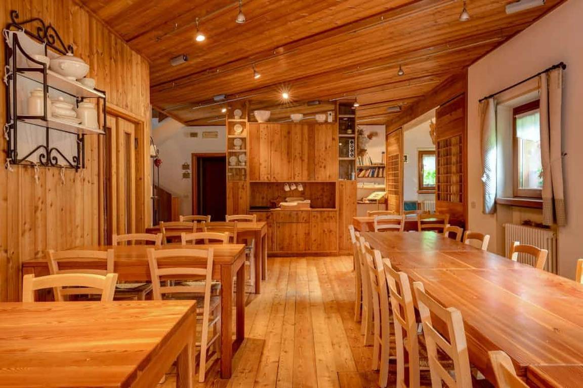 300 M² Chalet ∙ 8 Chambres ∙ 21 Personnes - Pinzolo