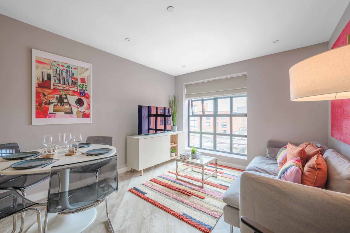 70 M² Apartment ∙ 2 Bedrooms ∙ 3 Guests - Aston University Main Building