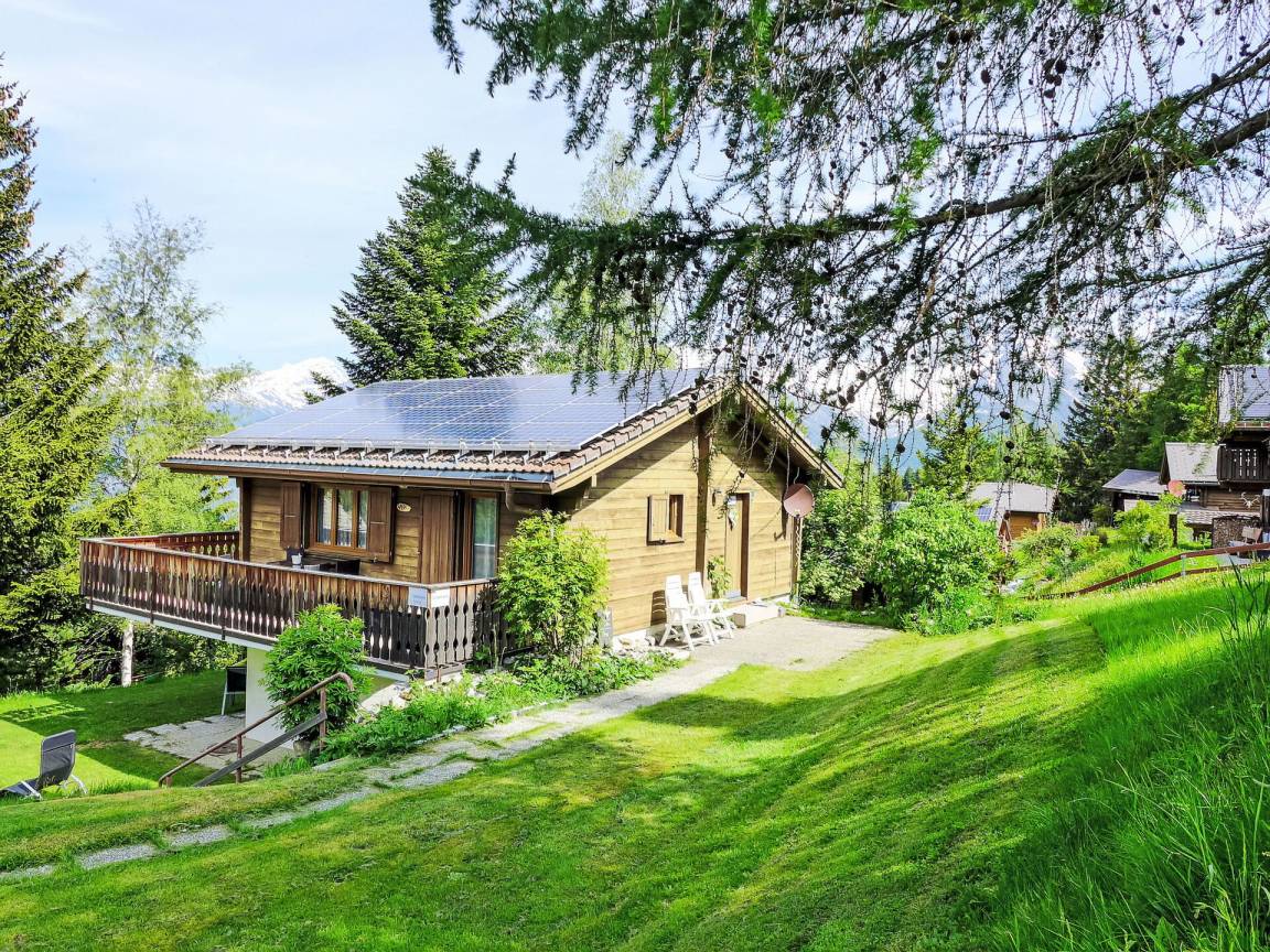 100 M² Ferienhaus ∙ 3 Schlafzimmer ∙ 6 Gäste - Stalden