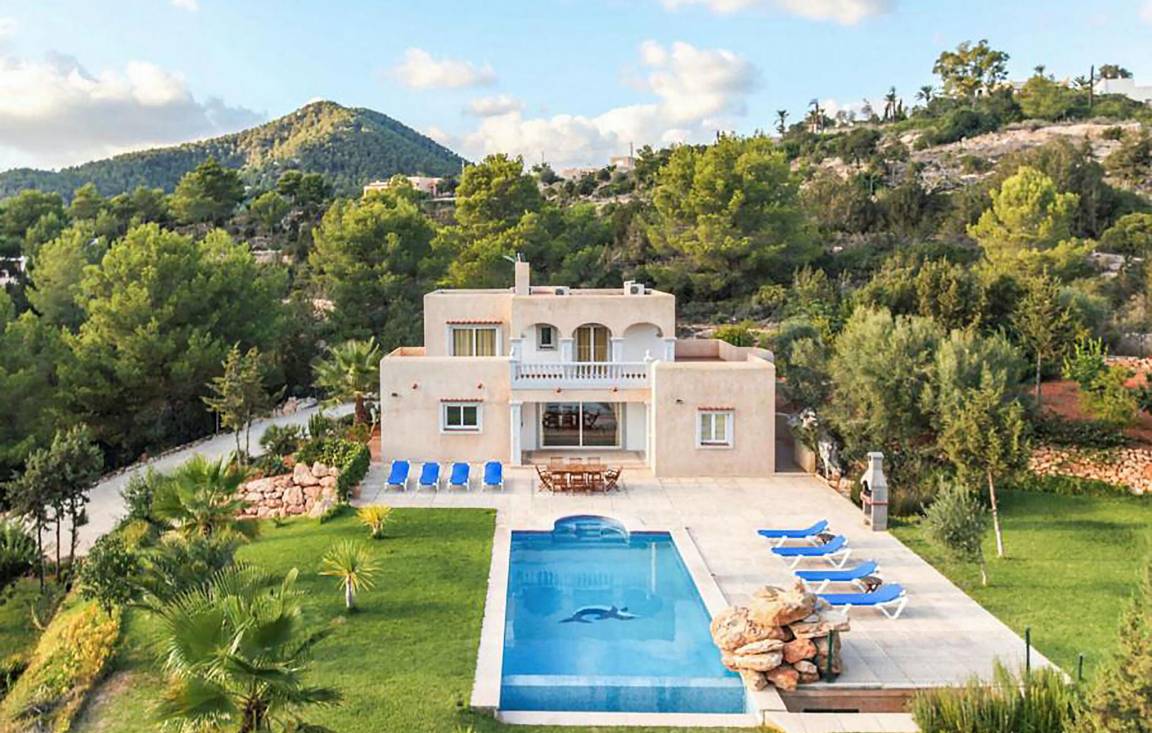 390 M² House ∙ 4 Bedrooms ∙ 8 Guests - Ibiza Airport (IBZ)