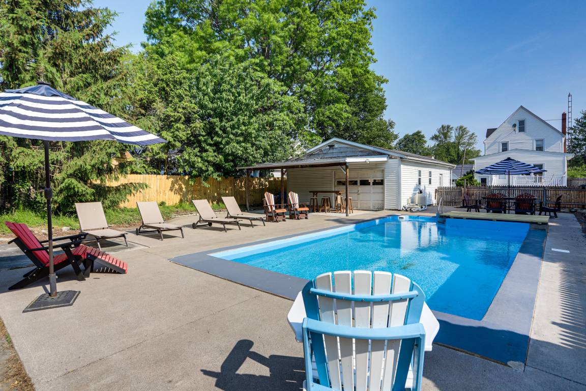 227 M² House ∙ 5 Bedrooms ∙ 12 Guests - Vermilion, OH