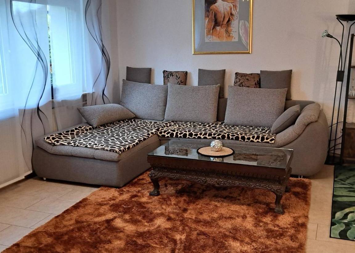 120 M² Ferienwohnung ∙ 2 Schlafzimmer ∙ 5 Gäste - Volkach