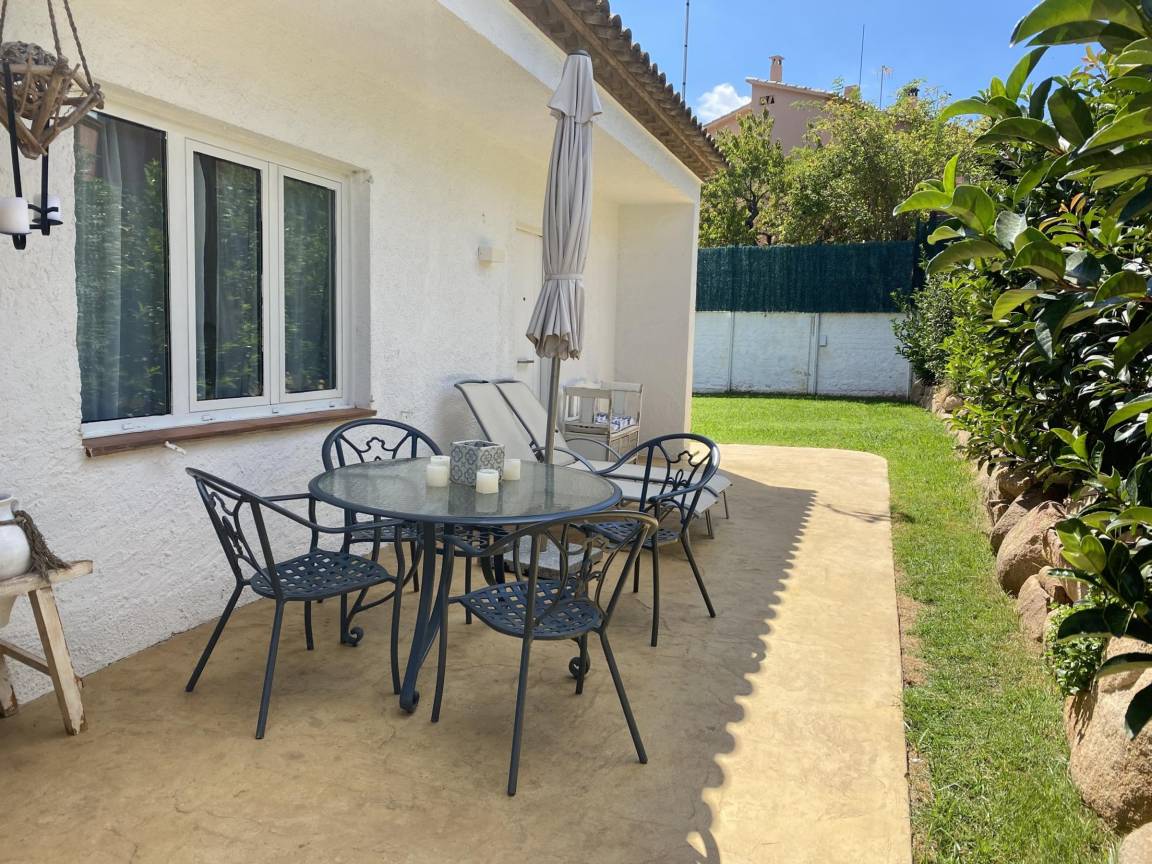 100 M² Villa ∙ 3 Bedrooms ∙ 8 Guests - Palamós