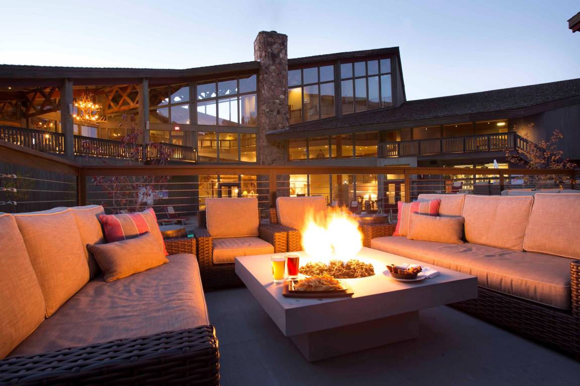 Hotel ∙ 1 Bedroom ∙ 4 Guests - Jackson, WY