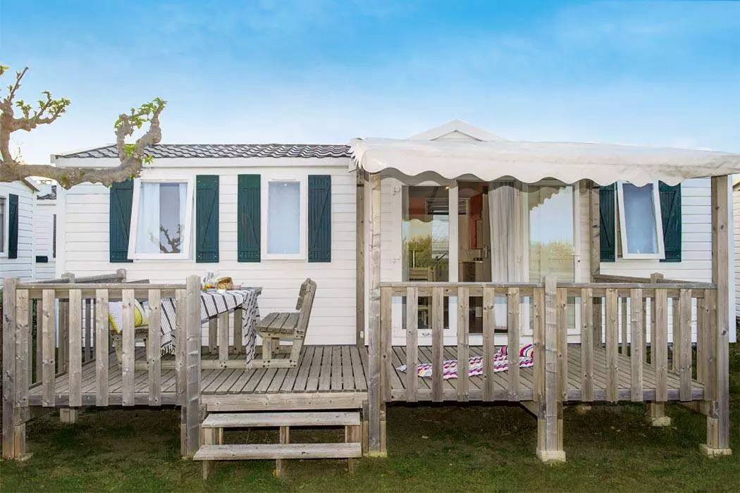 26 M² Caravan ∙ 2 Bedrooms ∙ 4 Guests - Angles