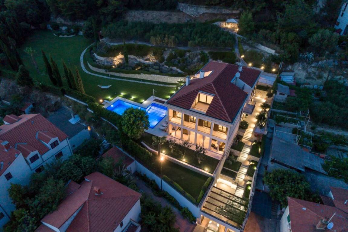 970 M² Villa ∙ 4 Schlafzimmer ∙ 10 Gäste - Split