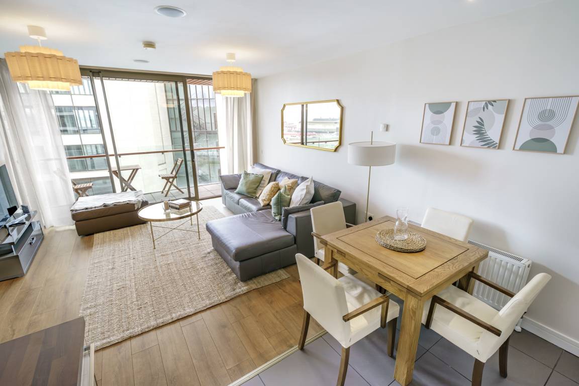 74 M² Apartment ∙ 2 Bedrooms ∙ 4 Guests - Belfast