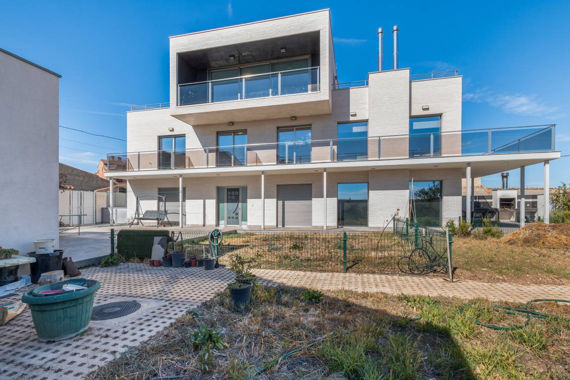 250 M² Ferienhaus ∙ 5 Schlafzimmer ∙ 15 Gäste - Gallocanta