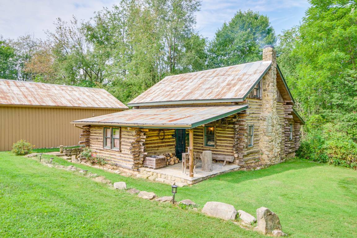 139 M² House ∙ 2 Bedrooms ∙ 6 Guests - Minerva, OH