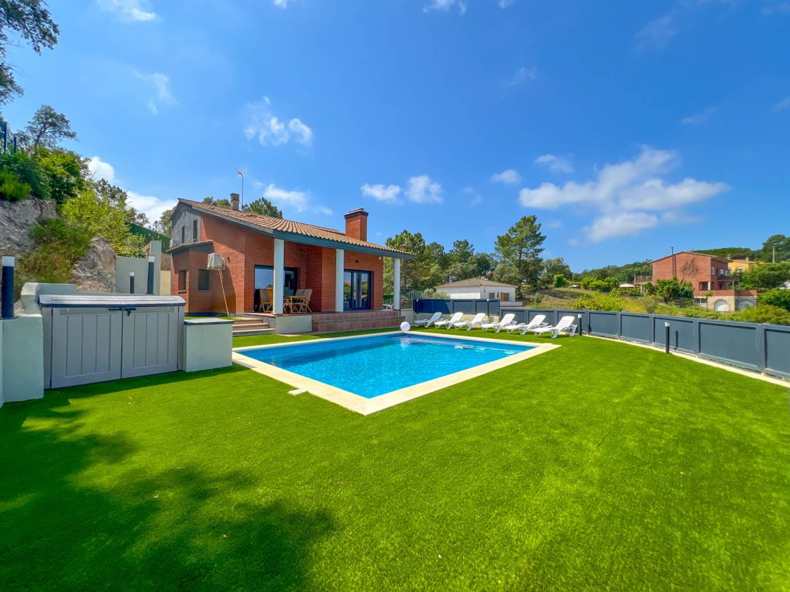 250 M² Villa ∙ 5 Chambres ∙ 14 Personnes - Blanes