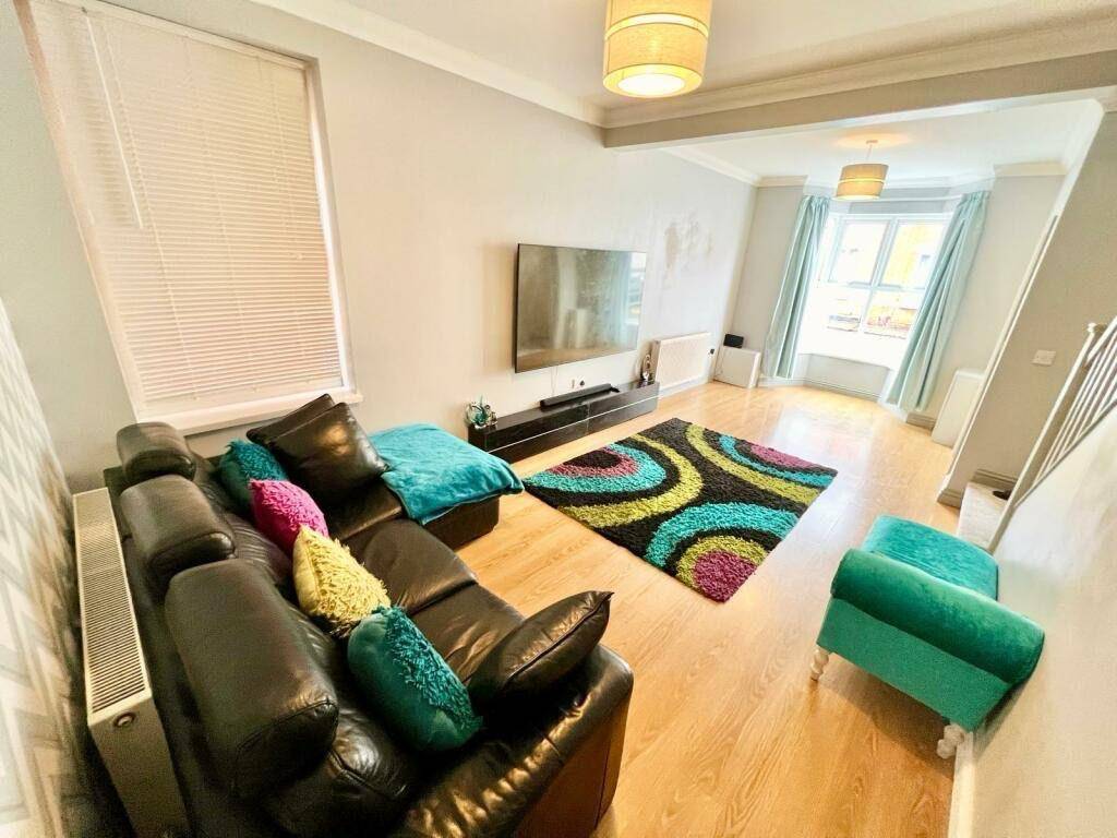 110 M² House ∙ 4 Bedrooms ∙ 8 Guests - Towcester