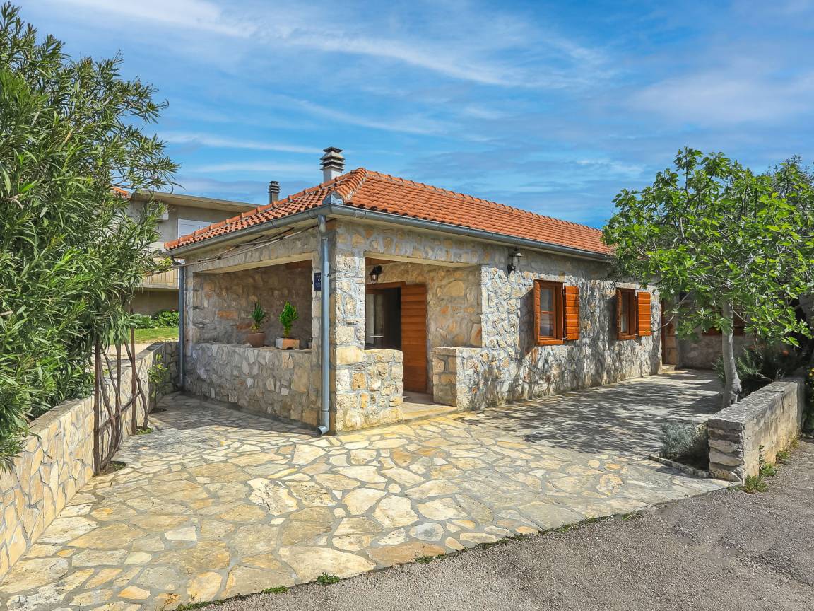 100 M² Casa ∙ 2 Habitaciones ∙ 6 Huéspedes - Sukošan