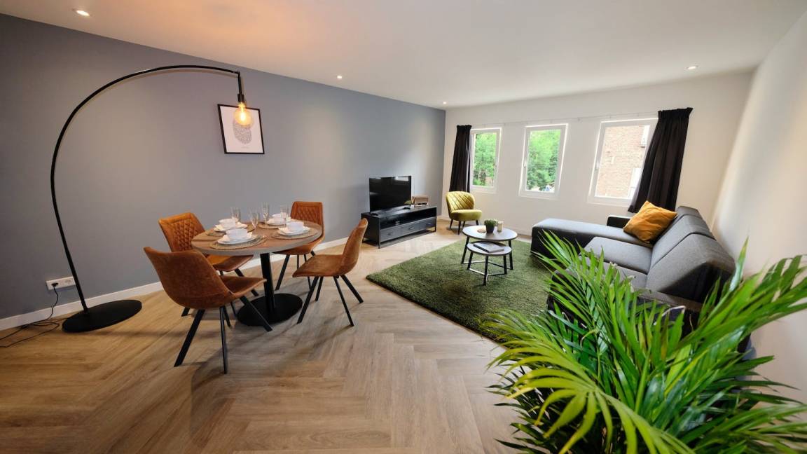 65 M² Ferienwohnung ∙ 1 Schlafzimmer ∙ 4 Gäste - Eindhoven