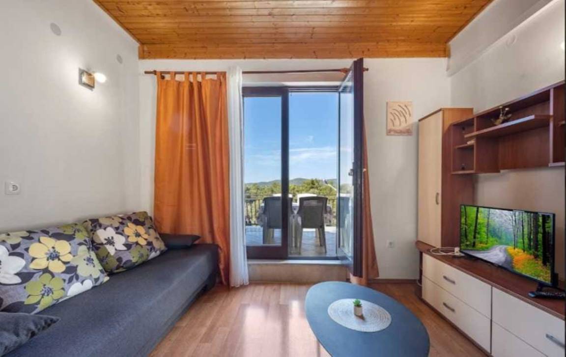 100 M² Ferienwohnung ∙ 2 Schlafzimmer ∙ 4 Gäste - Šibenik