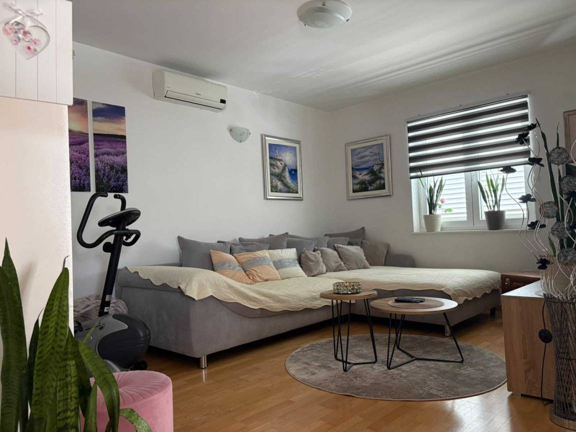 75 M² Appartement ∙ 2 Chambres ∙ 6 Personnes - Starigrad-Paklenica