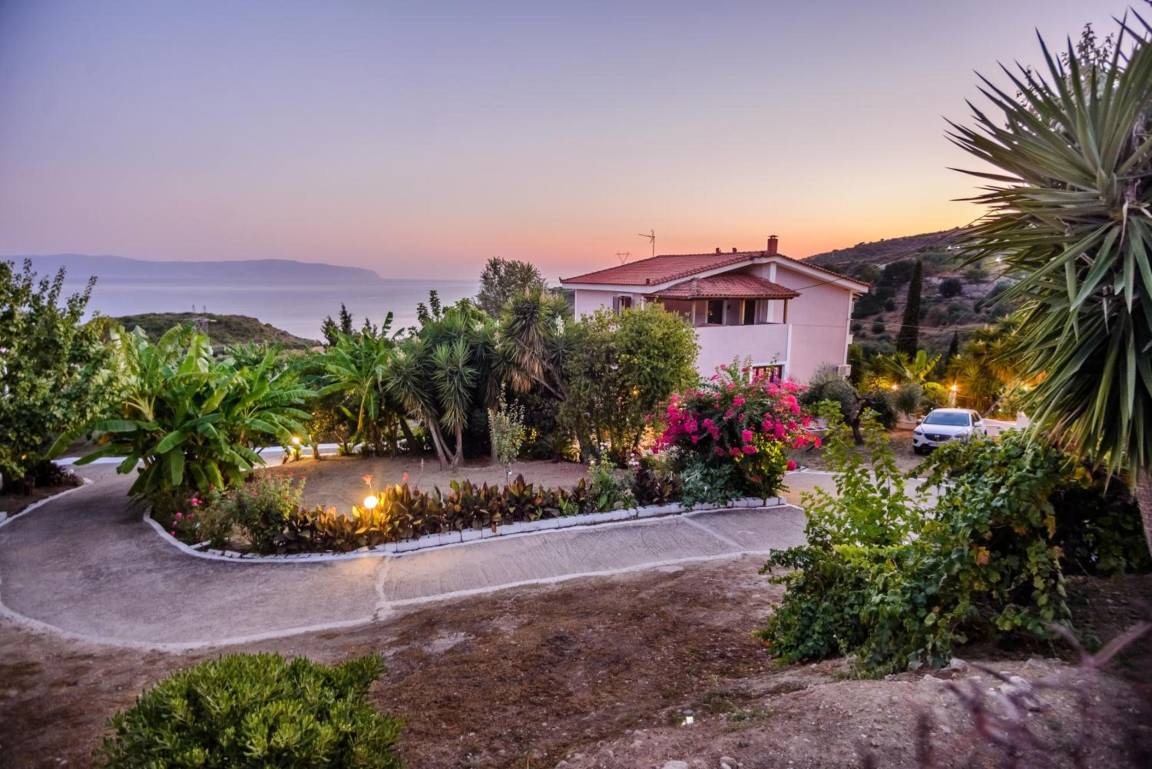 40 M² Apartment ∙ 2 Bedrooms ∙ 3 Guests - Kateleios