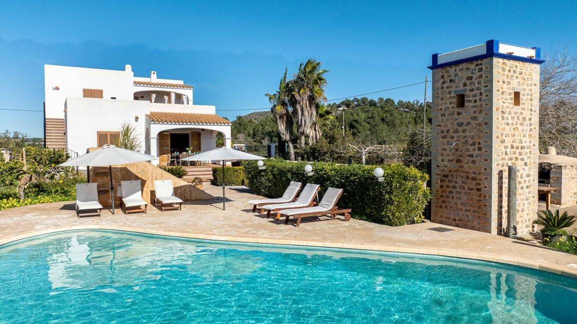 240 M² House ∙ 4 Bedrooms ∙ 8 Guests - Ibiza