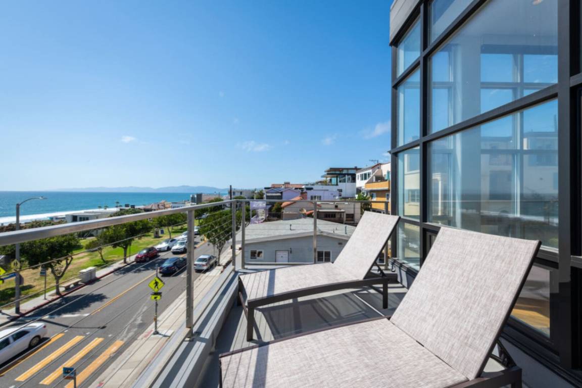 223 M² House ∙ 2 Bedrooms ∙ 4 Guests - Manhattan Beach, CA