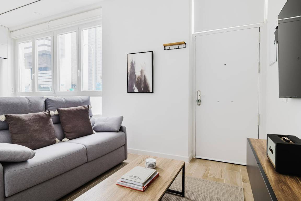 50 M² Apartamento ∙ 2 Habitaciones ∙ 4 Huéspedes - San Sebastián de los Reyes