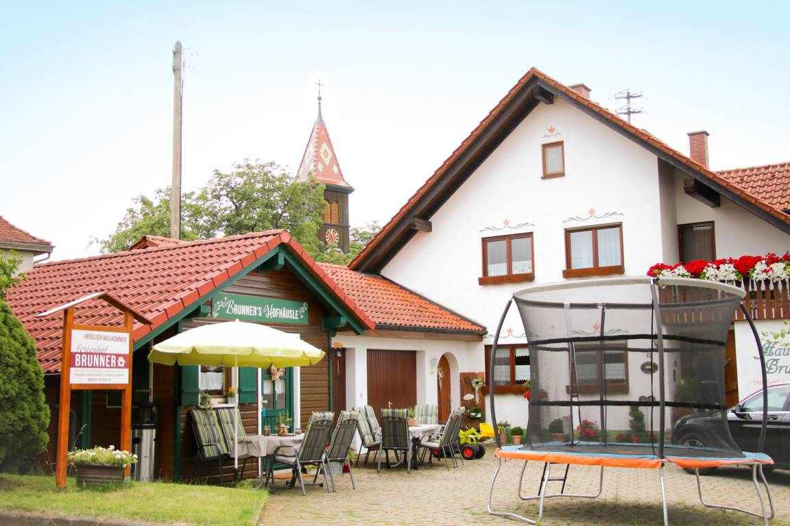 180 M² Ferienhaus ∙ 4 Schlafzimmer ∙ 13 Gäste - Hayingen