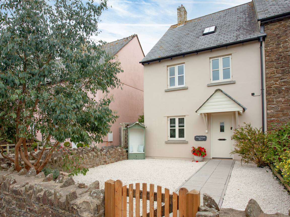 Cottage ∙ 3 Bedrooms ∙ 6 Guests - Dartmouth