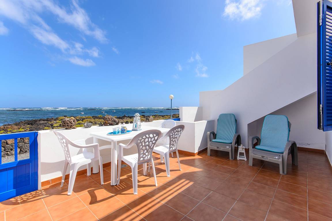 90 M² Ferienwohnung ∙ 2 Schlafzimmer ∙ 4 Gäste - La Graciosa