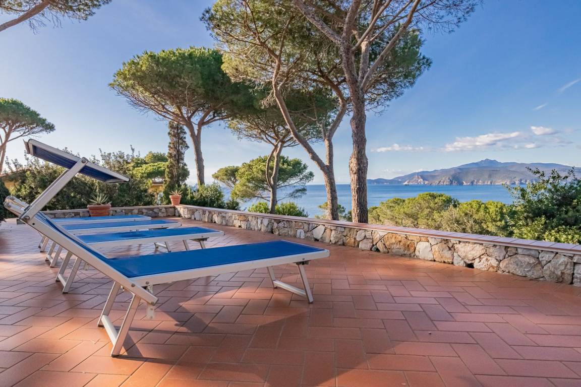 160 M² Villa ∙ 3 Bedrooms ∙ 8 Guests - Capoliveri