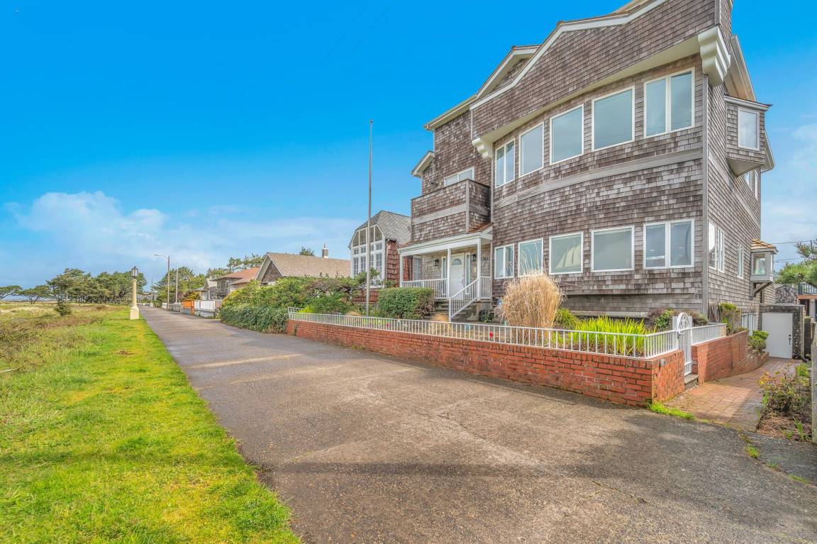 488 M² House ∙ 5 Bedrooms ∙ 10 Guests - Seaside, OR