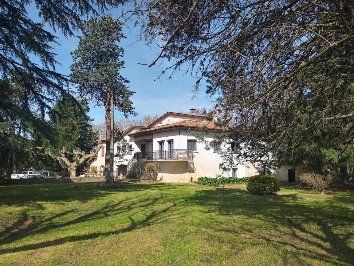 200 M² Gîte ∙ 5 Chambres ∙ 11 Personnes - Romans-sur-Isère