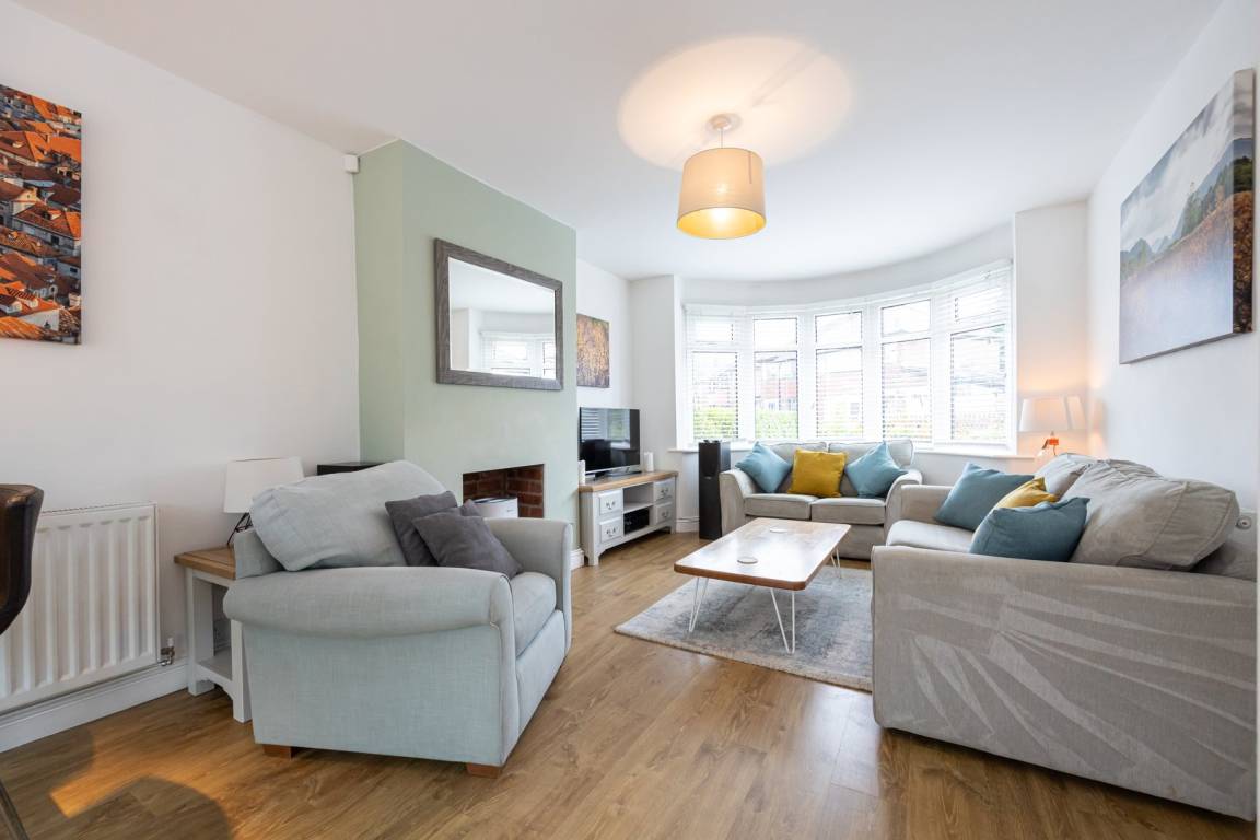 House ∙ 2 Bedrooms ∙ 5 Guests - Altrincham