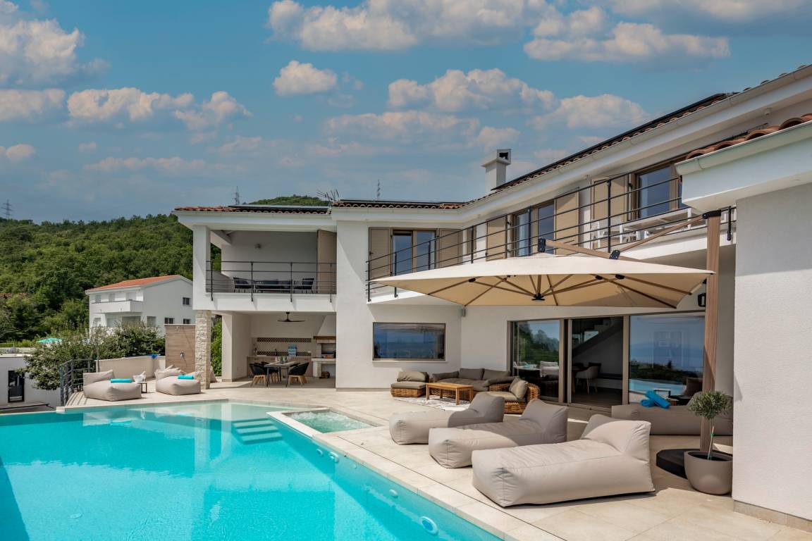 270 M² Villa ∙ 3 Slaapkamers ∙ 6 Gasten - Opatija