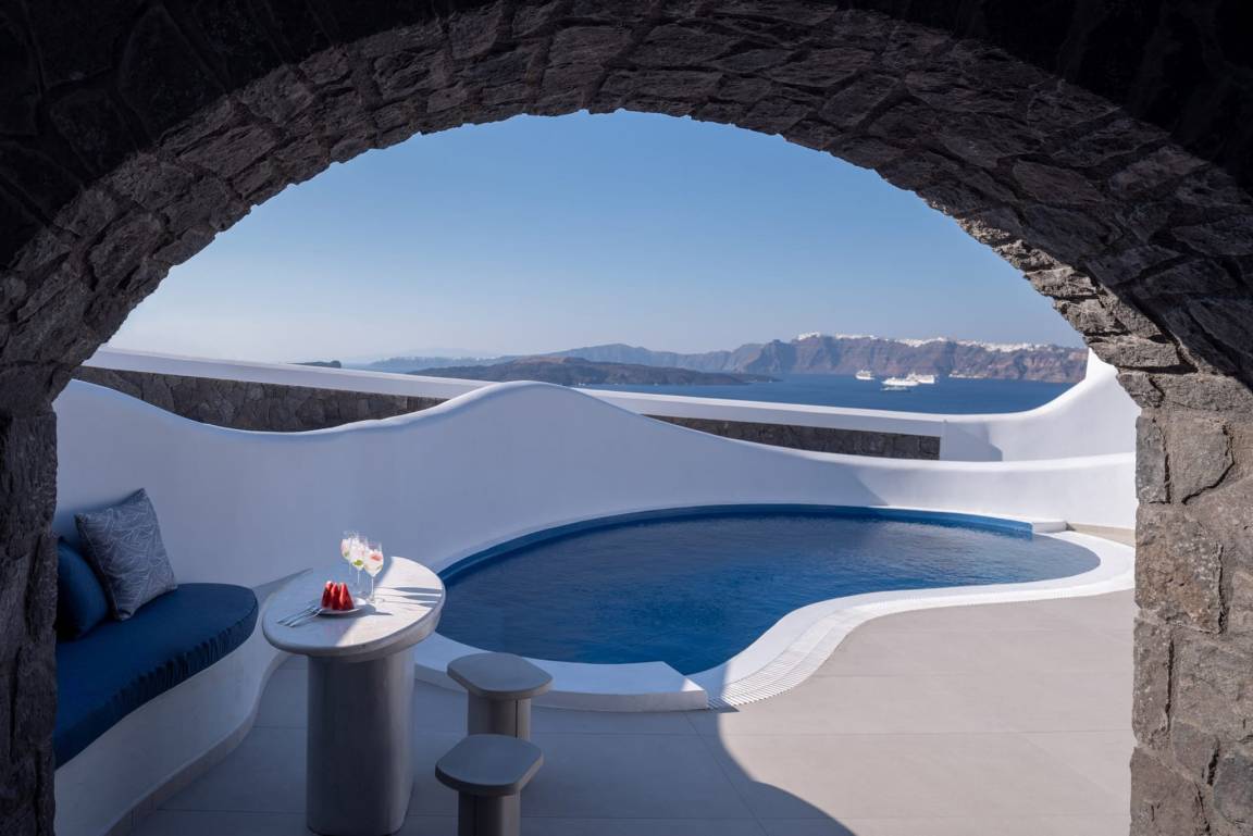 Villa ∙ 3 Bedrooms ∙ 6 Guests - Santorini