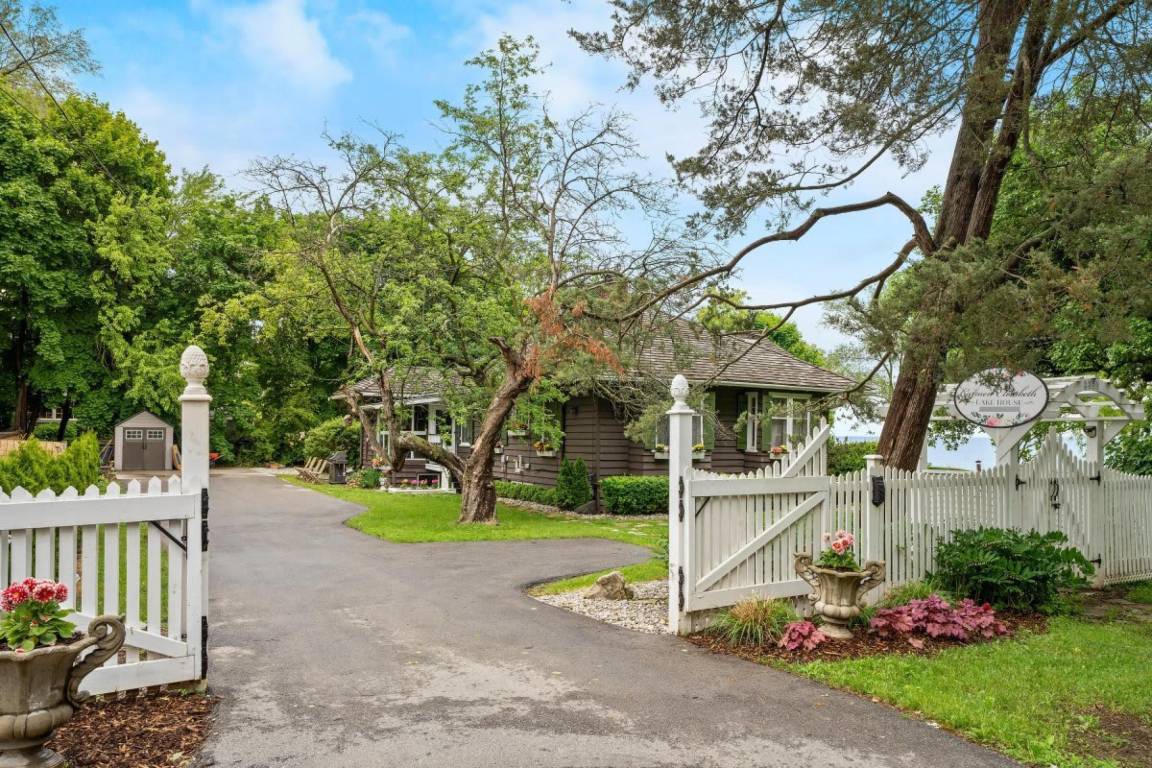 Apartment ∙ 1 Bedroom ∙ 3 Guests - Burlington
